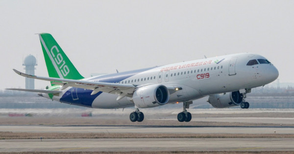國產C919大型客機獲1035架訂單 ARJ21國產客機亦被訂690架 | 星島日報